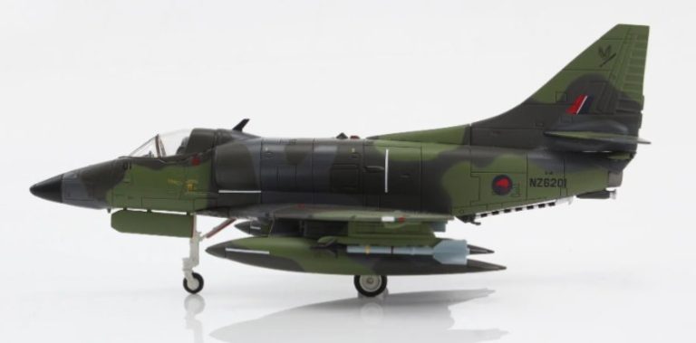 Hobby Master diecast aircraft 1:72 scale – A-4K Skyhawk “Lizard Scheme ...