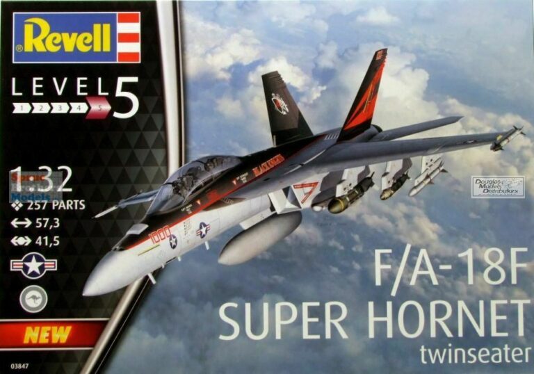 Revell Aircraft 1:32nd scale – Boeing F/A-18E Super Hornet – #3847 – Mr ...
